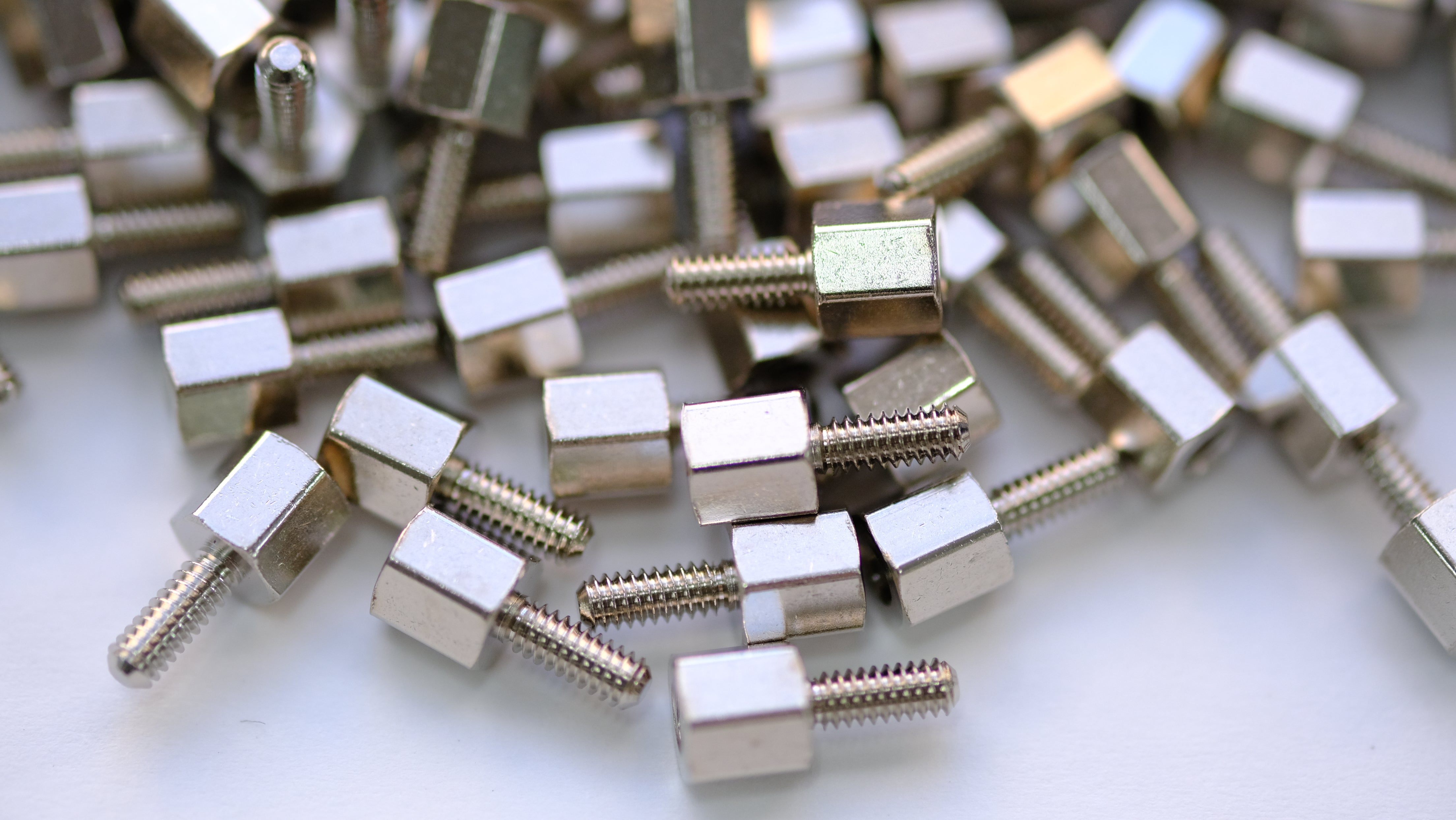 黄銅スペーサー（六角オスメス）M2